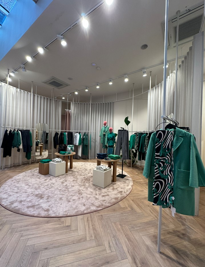 In beeld: Mayerline opent ‘fygitale’ flagshipstore in Antwerpen ...