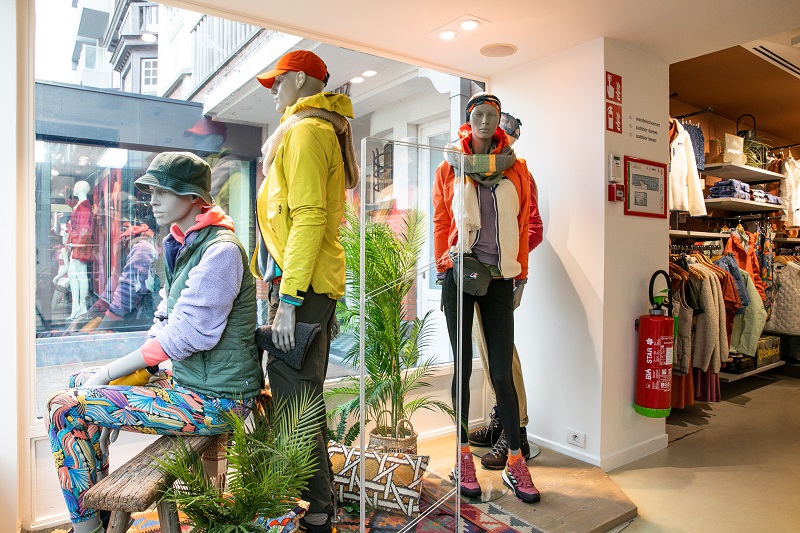 [En images] A.S. Adventure ouvre un magasin de randonnée à Nieuport ...
