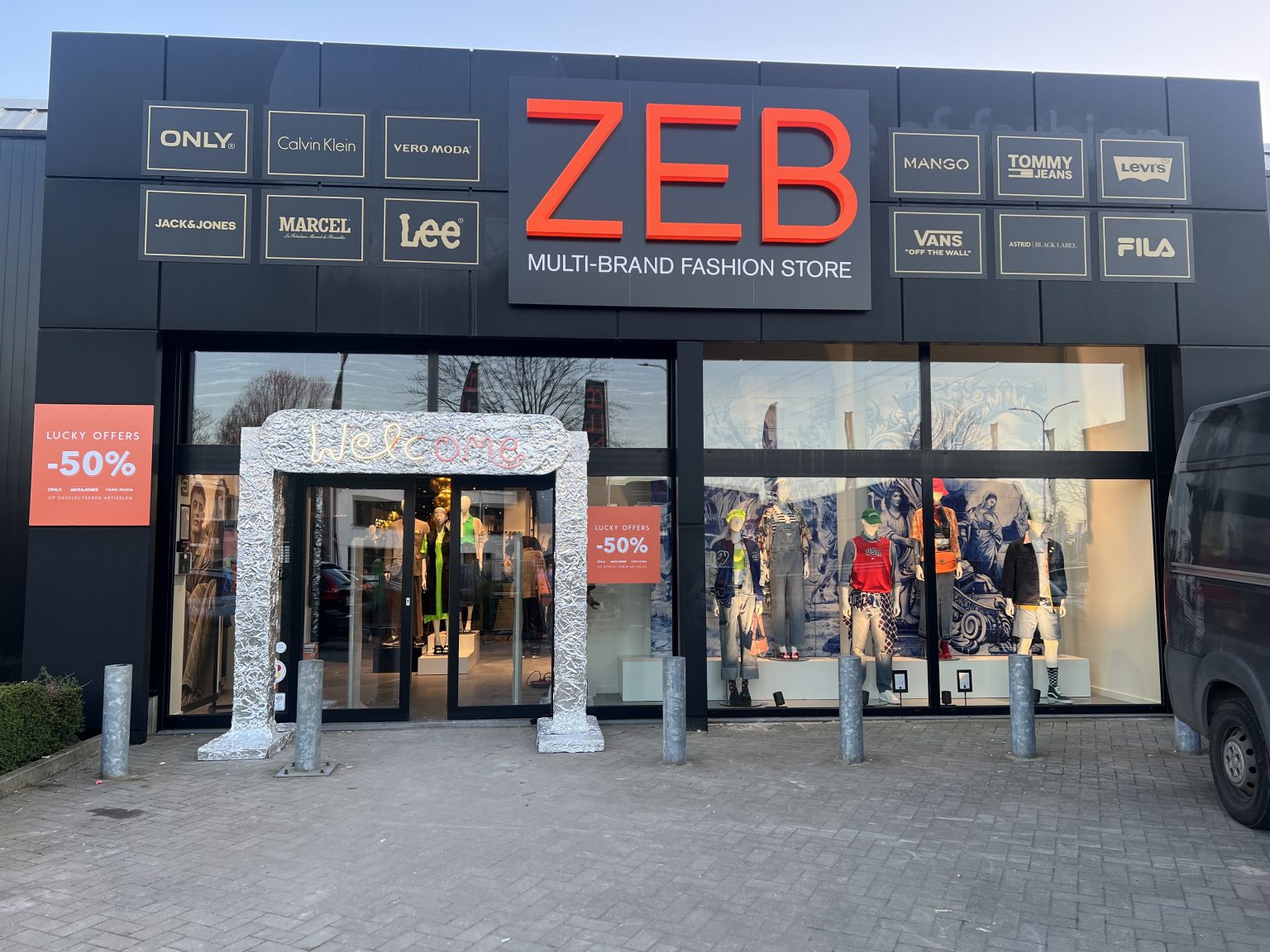 Hier opent ZEB zijn eerste winkels in Frankrijk - RetailDetail BE