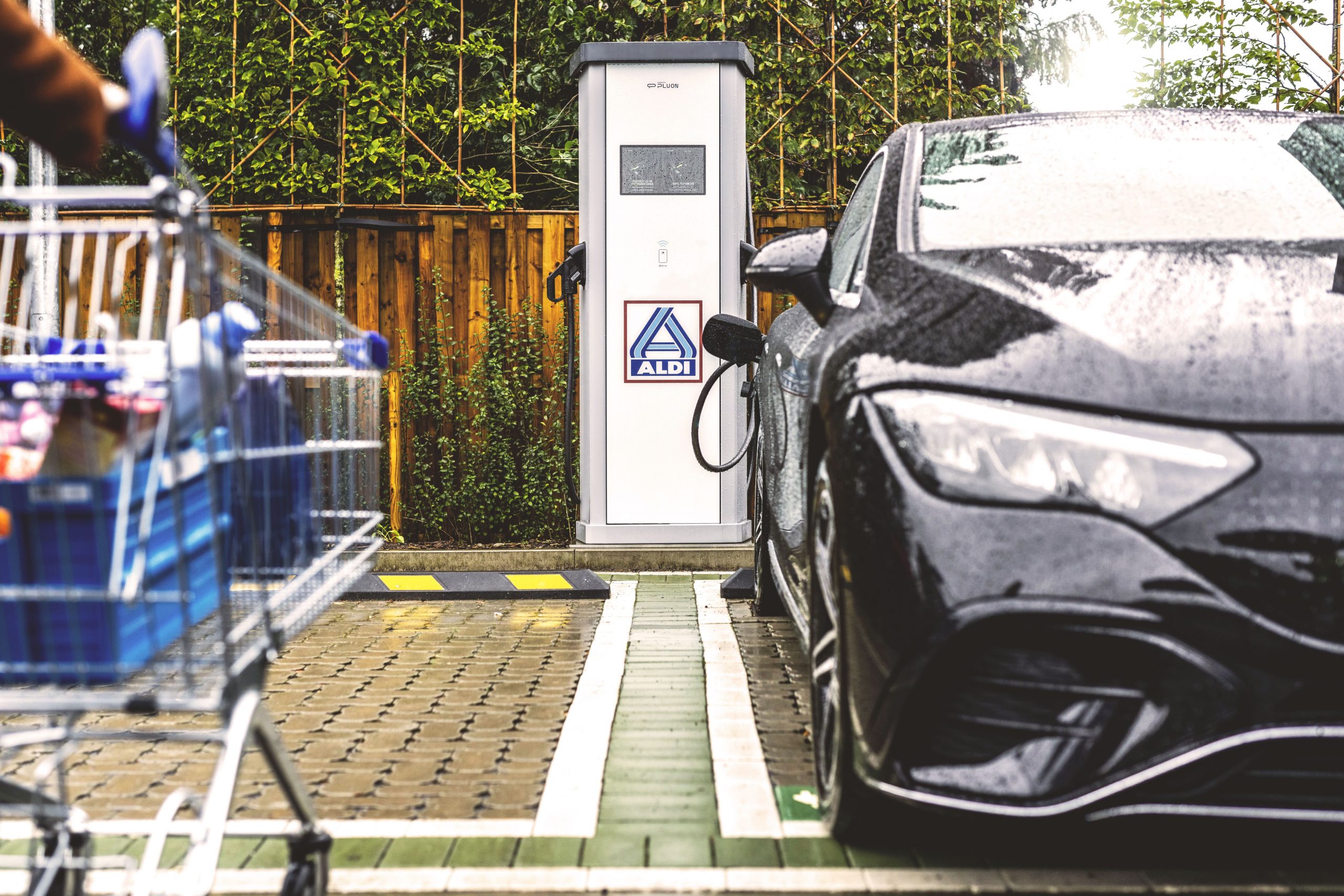 Aldi zet laadpalen op al zijn parkings - RetailDetail BE
