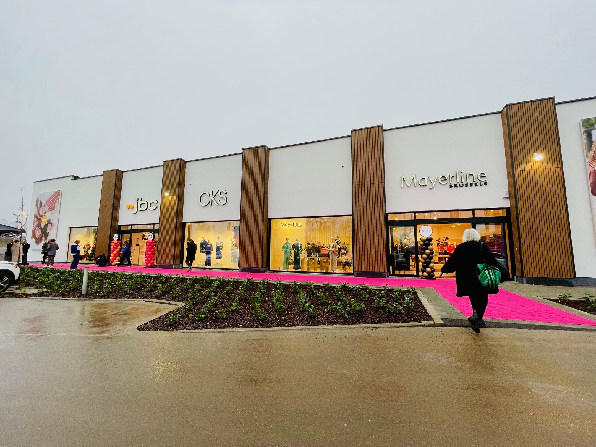 JBC-moederbedrijf verbetert winst met "doorgeefmode" - RetailDetail BE