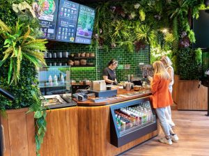 Les poké bowls de Hawaiian grandissent d'un quart en 2024 - RetailDetail BE