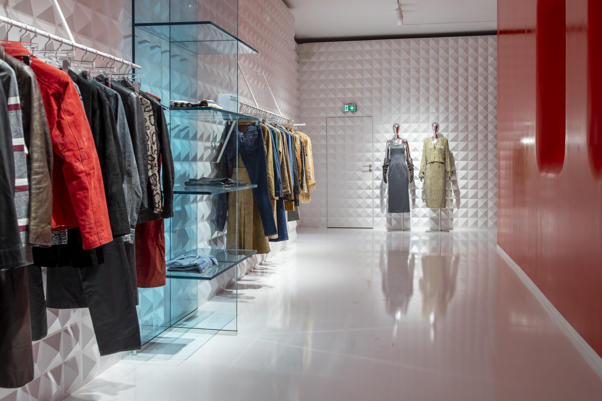 H&M introduit la seconde main et un nouveau concept de magasin en ...