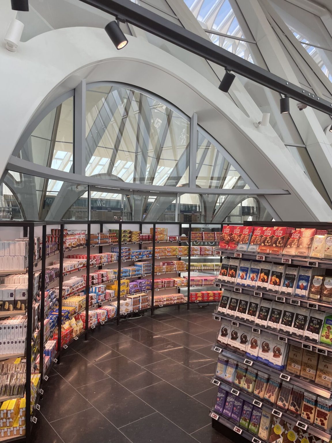 [En images] Monop' fait ses débuts en Belgique à Mons - RetailDetail BE