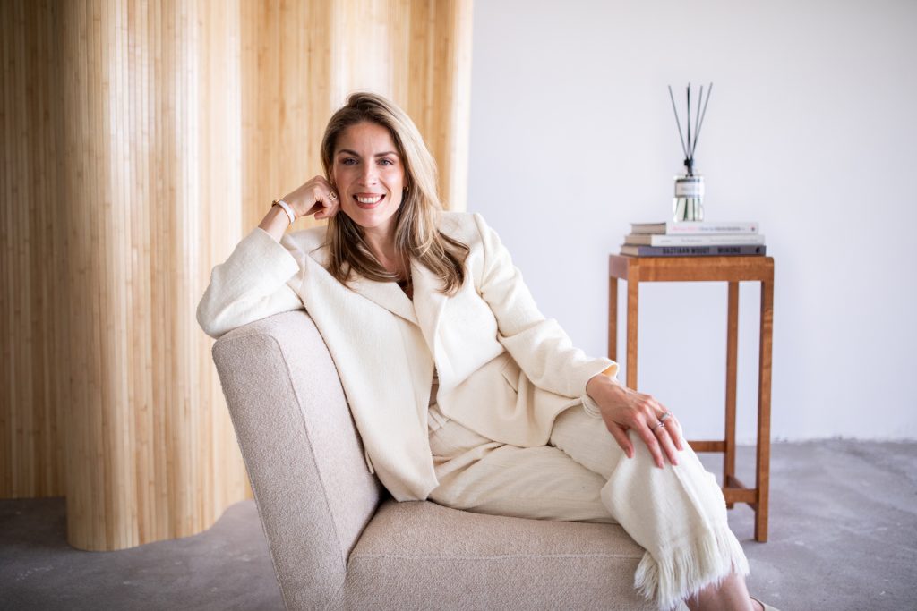 Marie-Stella-Maris haalt luxeveteraan Alessandra Elia aan boord ...